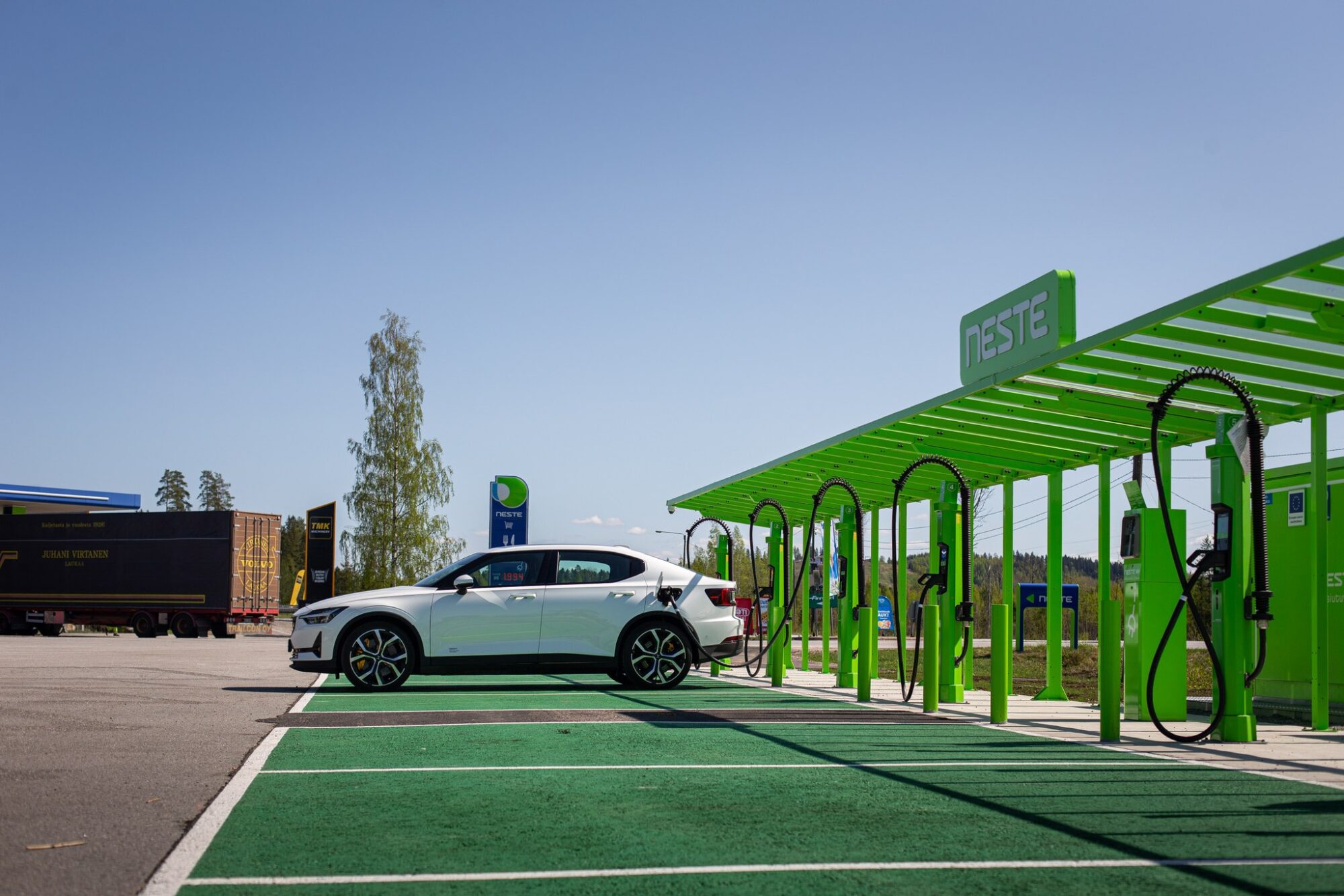 800-voltin lataus Archives - Oikosulkublogi